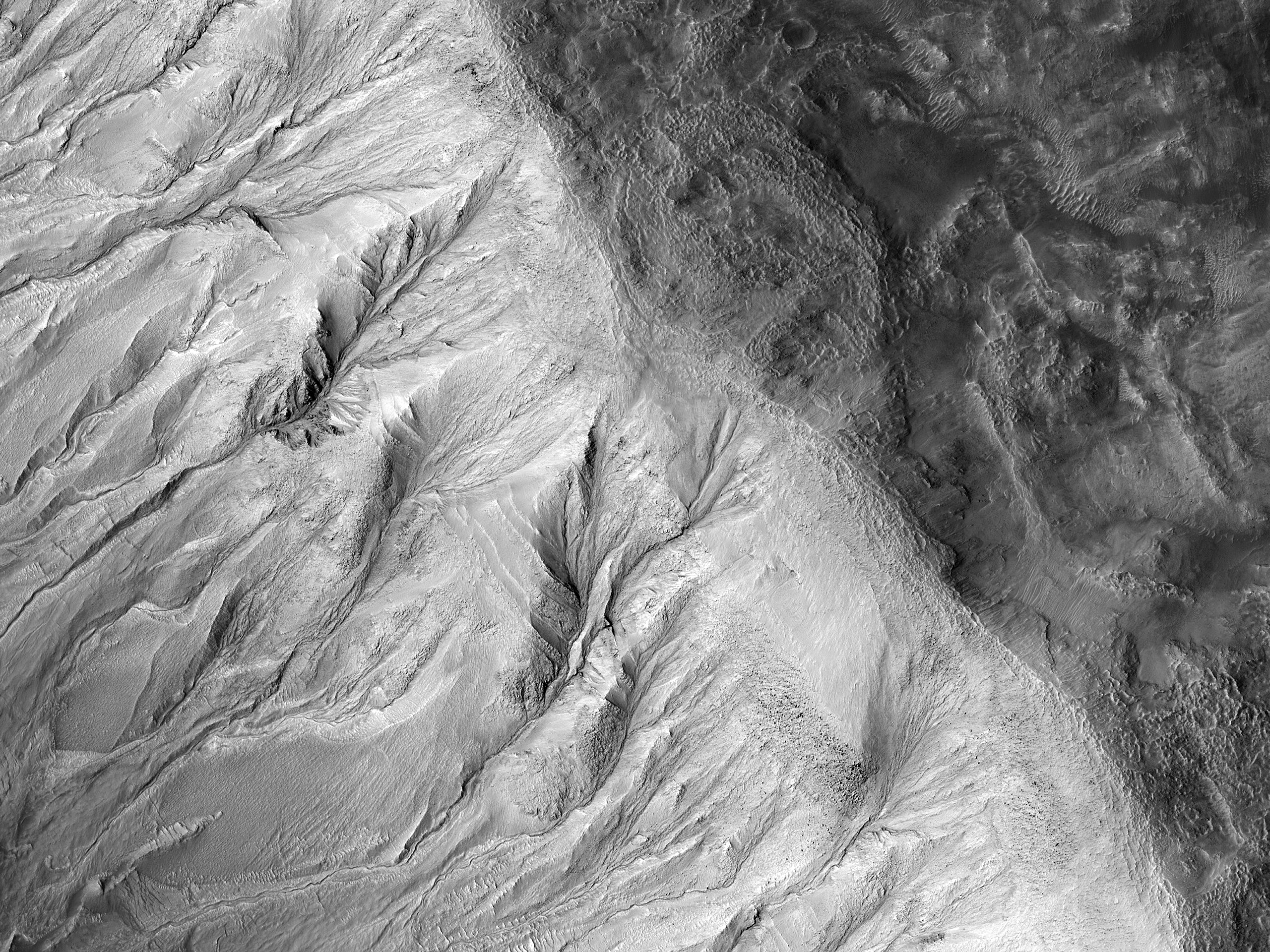 HiRISE HiPOD 25 Jul 2022 HiRISE HiPOD 25 Jul 2022